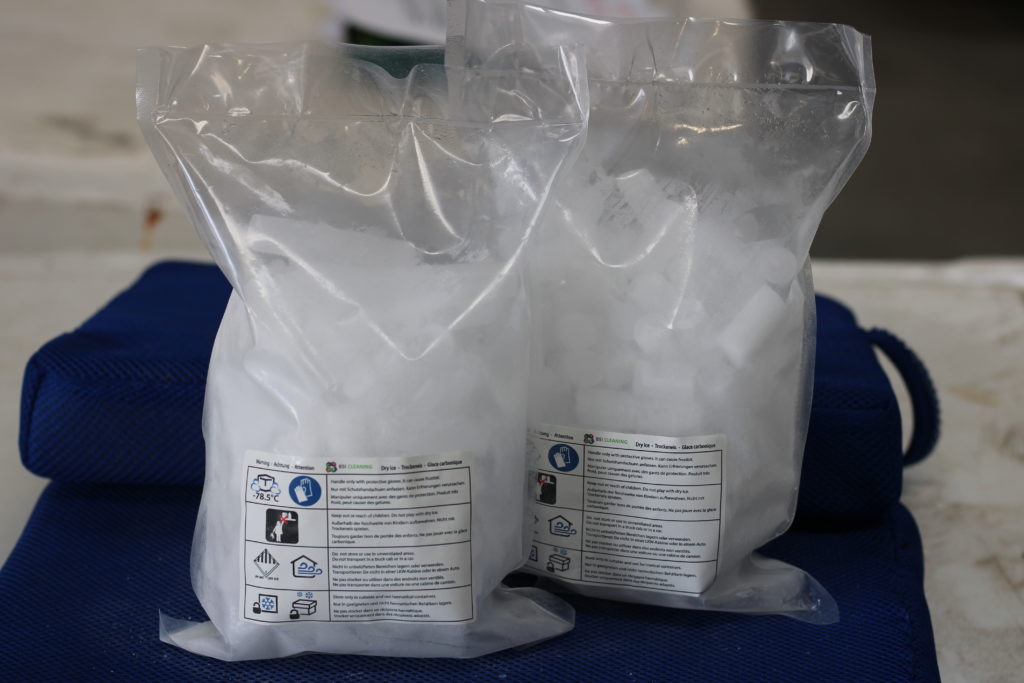 Dry ice in bag 10, 20kg Delivery France luxembourg